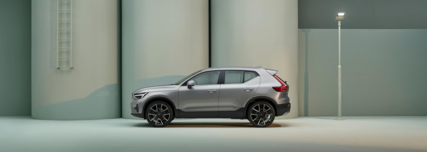 2025 Volvo XC40 Exterior | Ira Volvo Cars South Shore