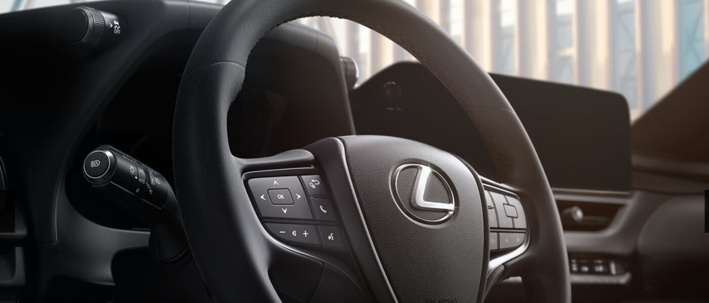 ¿Por qué tiembla el volante? | Consejos de servicio de Lexus de San Juan